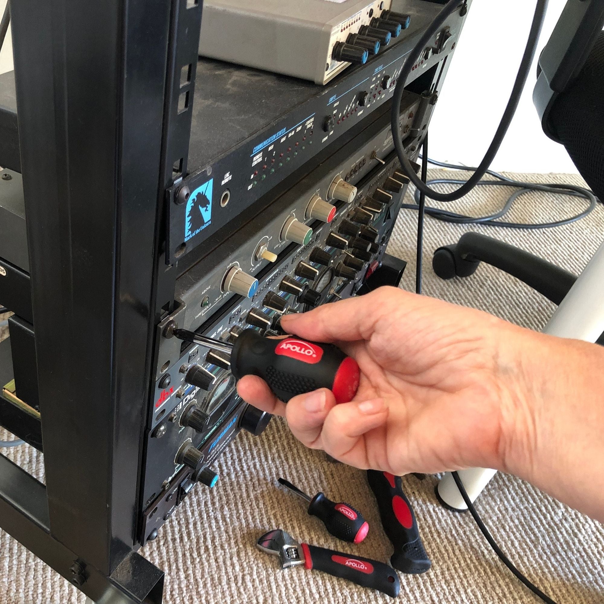 Four Piece Stubby Tool Set handy for hard to reach places with soft ...