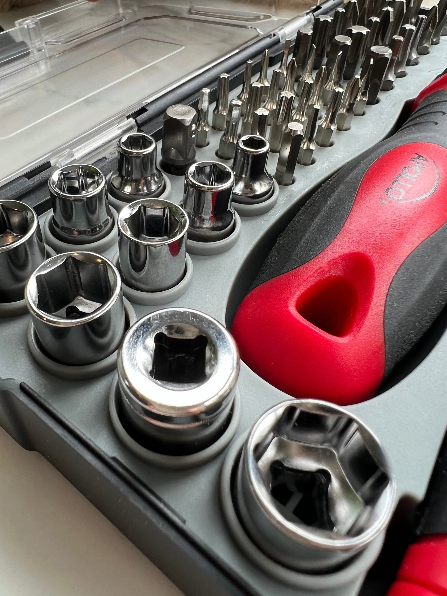 55 Piece Metric Tool Set with Ratcheting Bit Driver, Precision Bit Dri ...